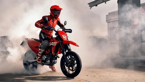 Motorrijden op het circuit - motoracademy.nl